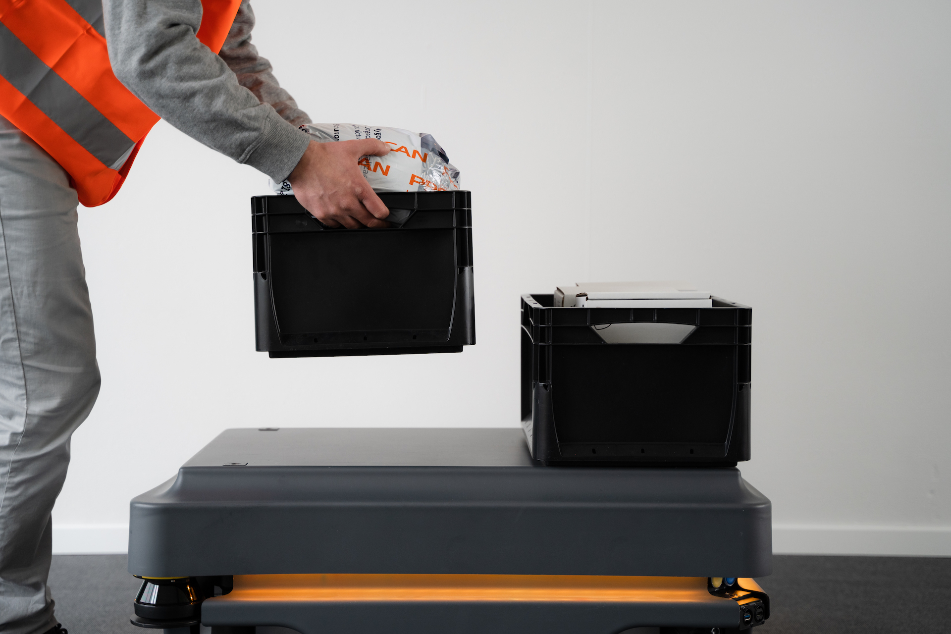 Robots can fight against labor shortages